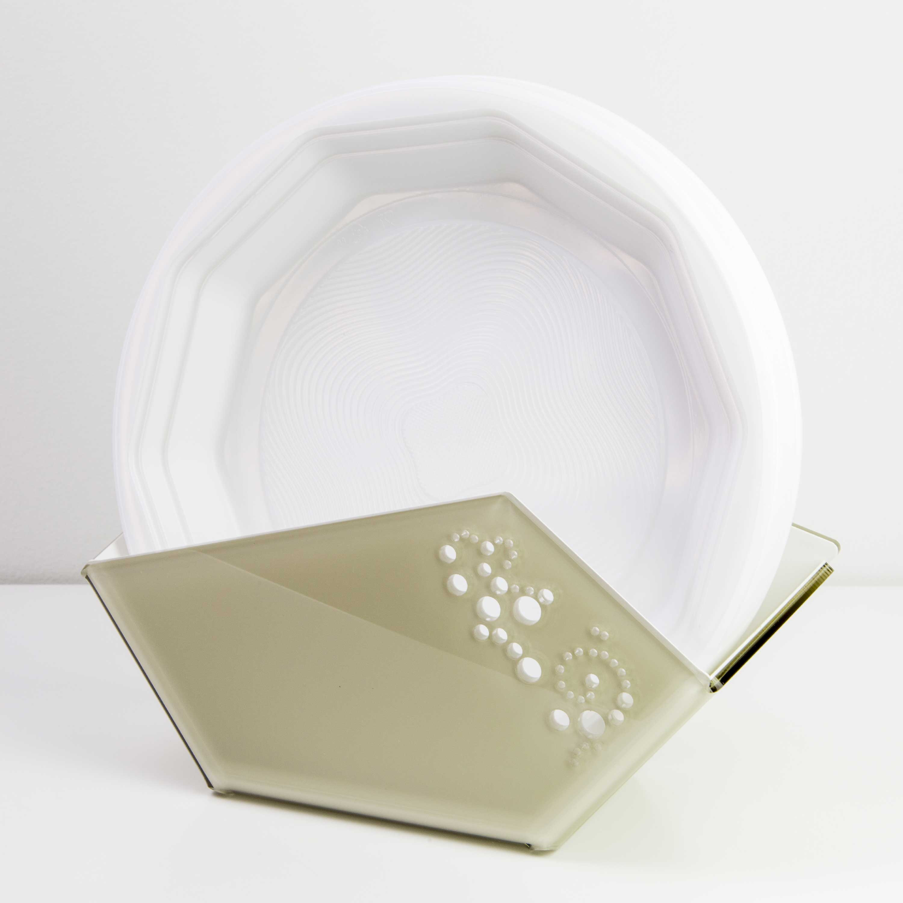 I Dettagli Portapiatti in plexiglass per piatti di plastica dal design ...